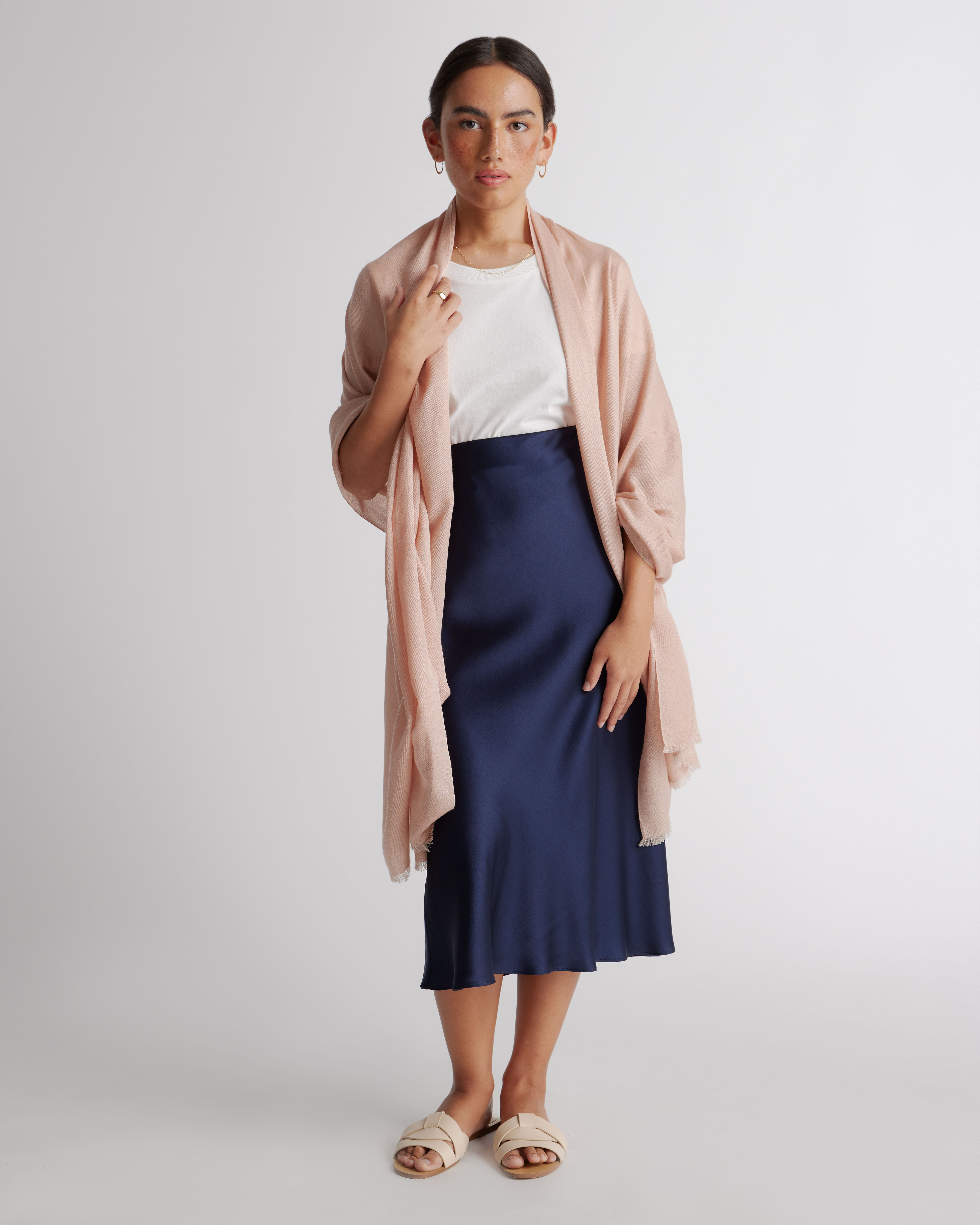 QUINCE women's featherweight cashmere silk frayed edge scarf